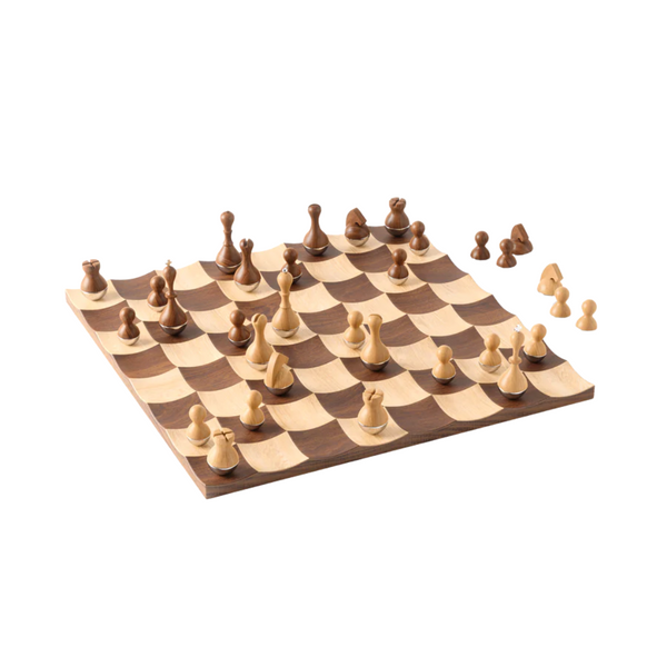 Wobble Chess Set Walnut - Boutique Marie Dumas